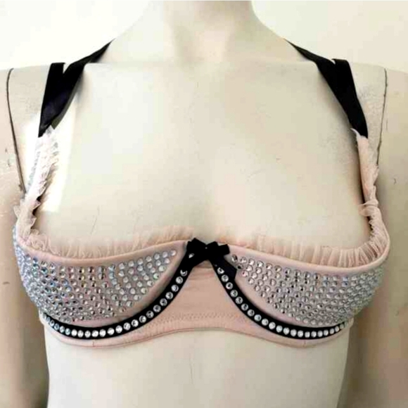 Victoria Secret Shelf Branull